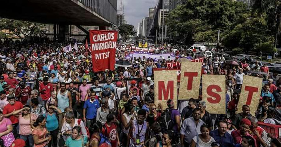 15 mil do MTST ocupam a Presidência — Conversa Afiada
